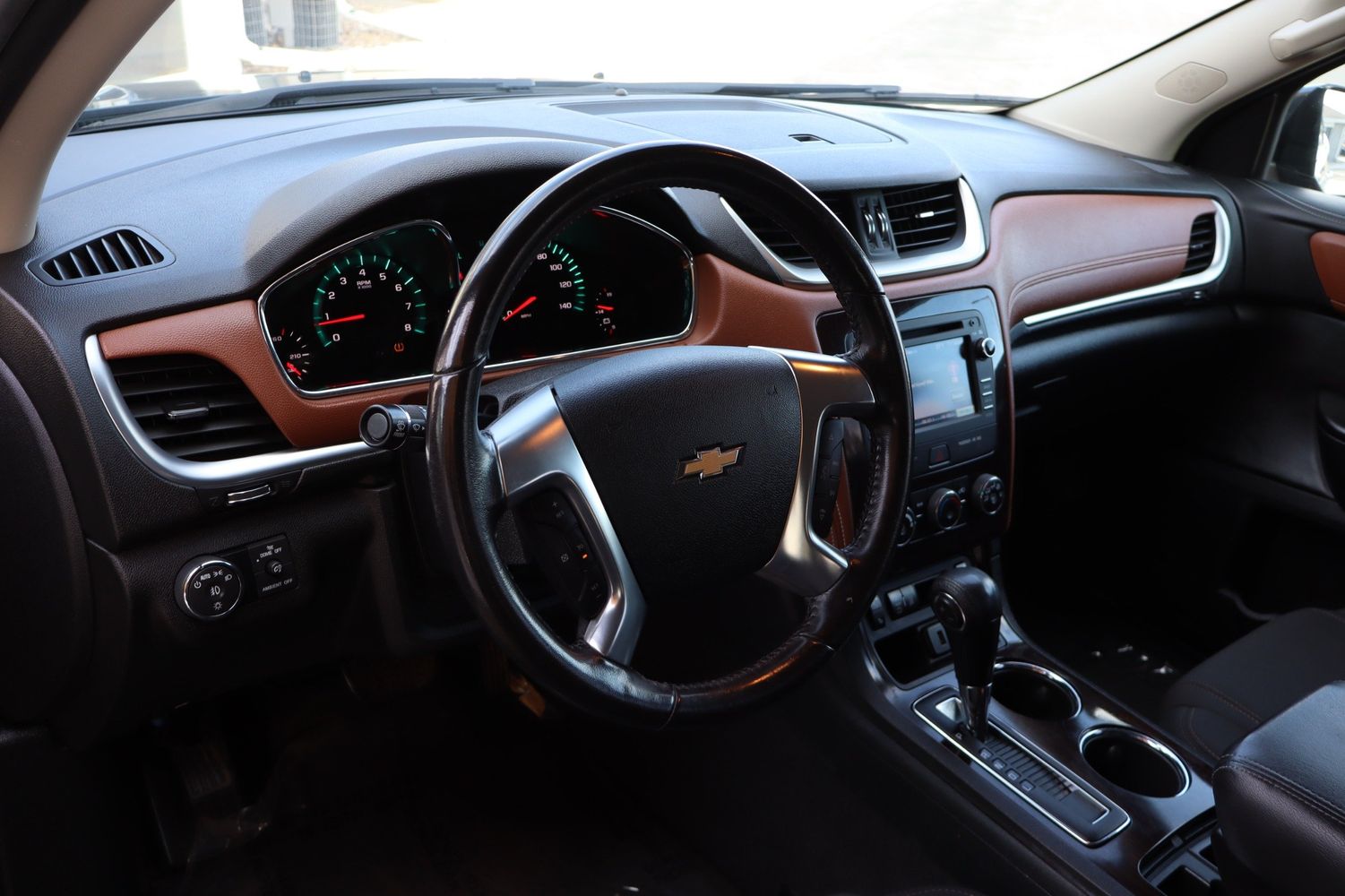 2017 Chevrolet Traverse LT | Victory Motors of Colorado