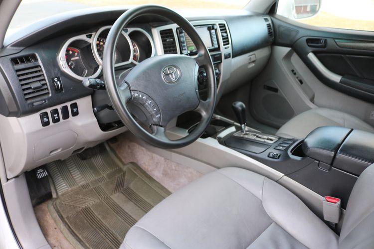 2004 Toyota 4Runner Limited | Victory Motors of Colorado