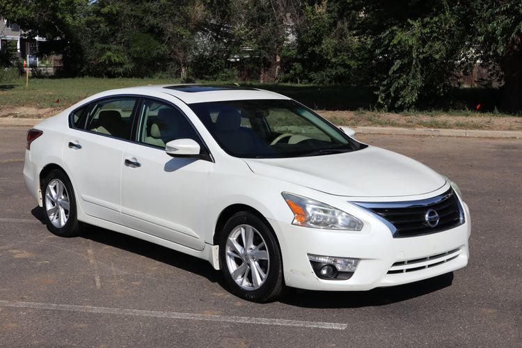 2015 Nissan Altima 2.5 SV | Victory Motors of Colorado