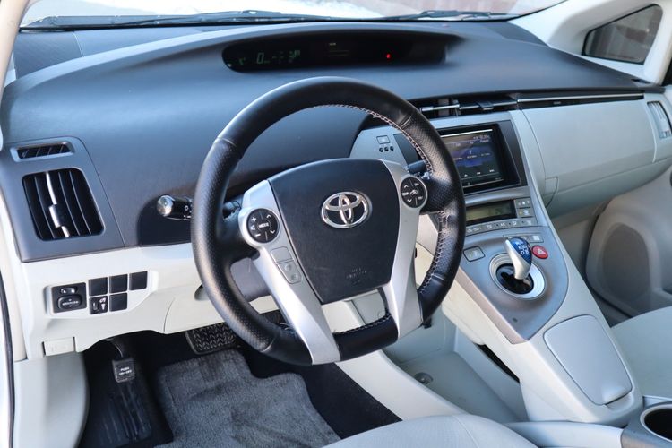 2015 Toyota Prius Three | Victory Motors of Colorado
