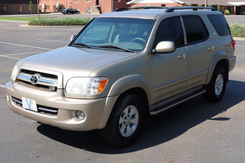 2005 Toyota Sequoia Photos