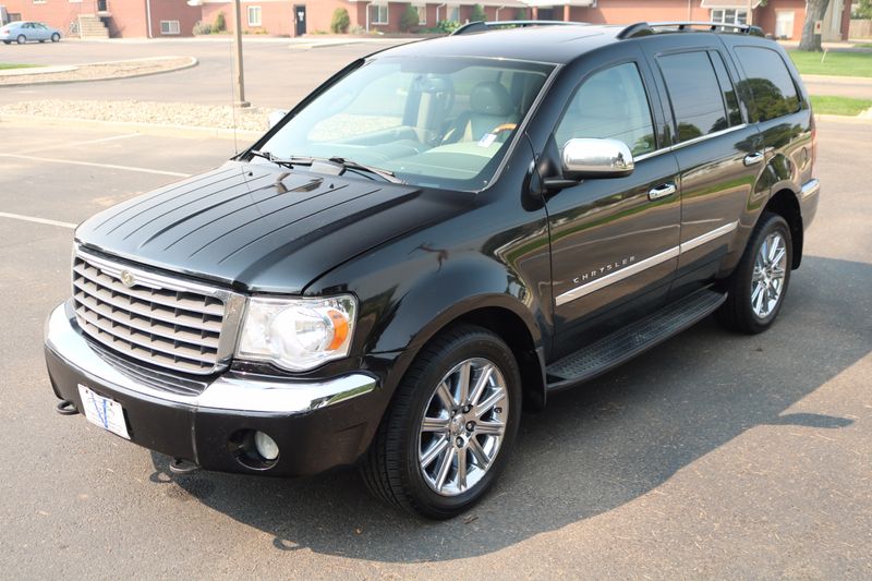 2008 Chrysler Aspen Photos