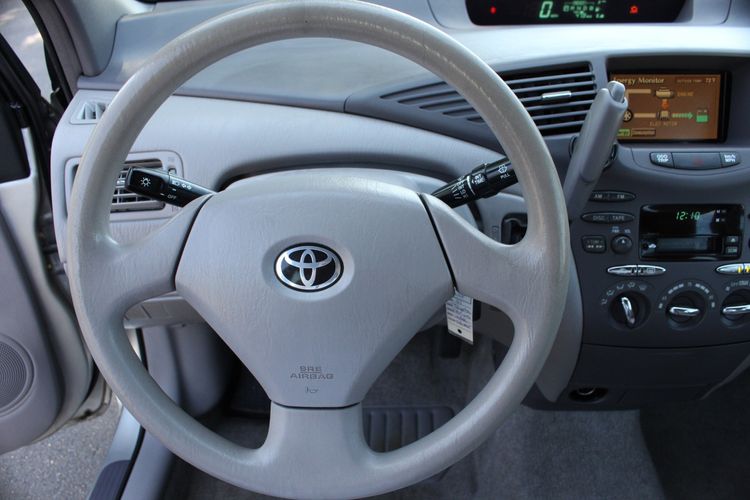 2001 Toyota Prius | Victory Motors of Colorado