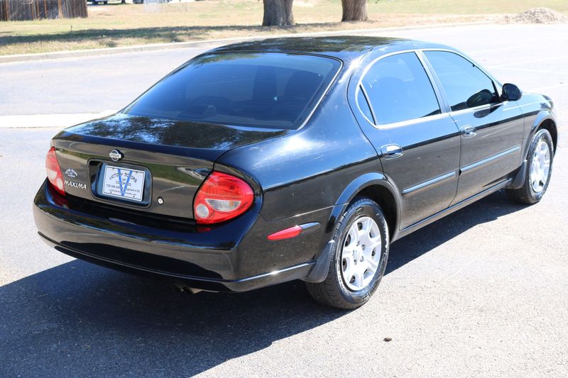 2000 Nissan Maxima Photos