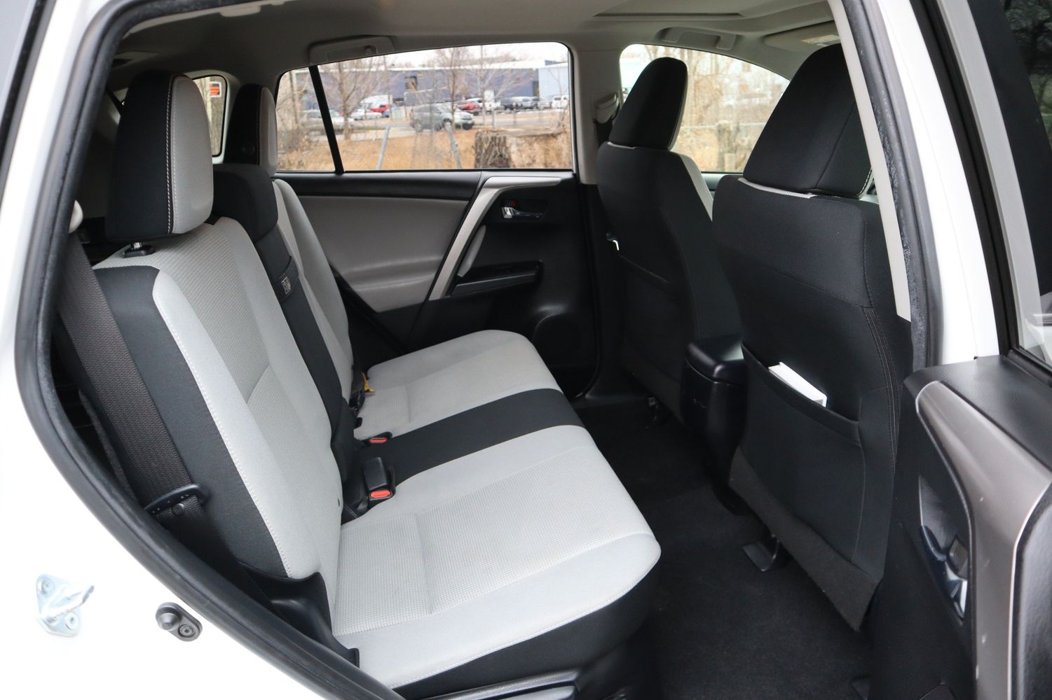 2017 Toyota RAV4 Hybrid XLE | Victory Motors of Colorado