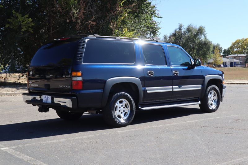 2005 Chevrolet Suburban Photos