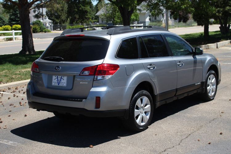 2011 Subaru Outback 2.5i Premium | Victory Motors of Colorado