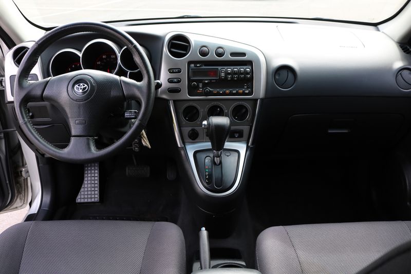 2004 Toyota Matrix Photos
