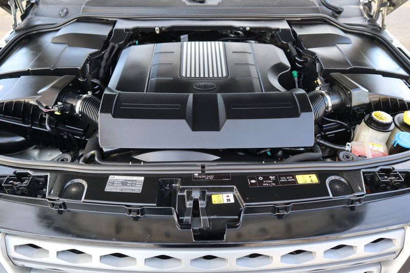 2014 Land Rover LR4 Photos