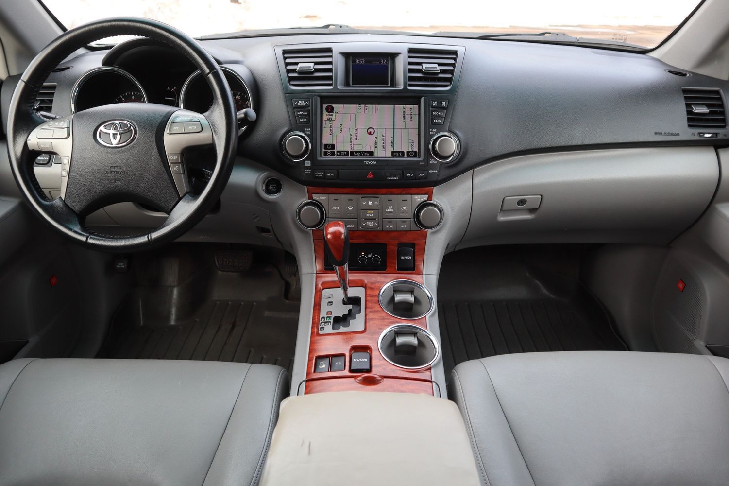 2010 Toyota Highlander Limited | Victory Motors of Colorado