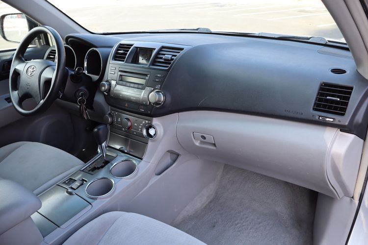 2008 Toyota Highlander Base | Victory Motors of Colorado