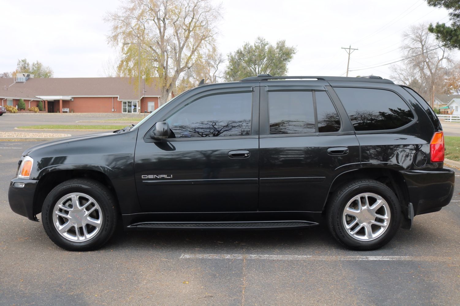 2008 GMC Envoy Denali | Victory Motors of Colorado