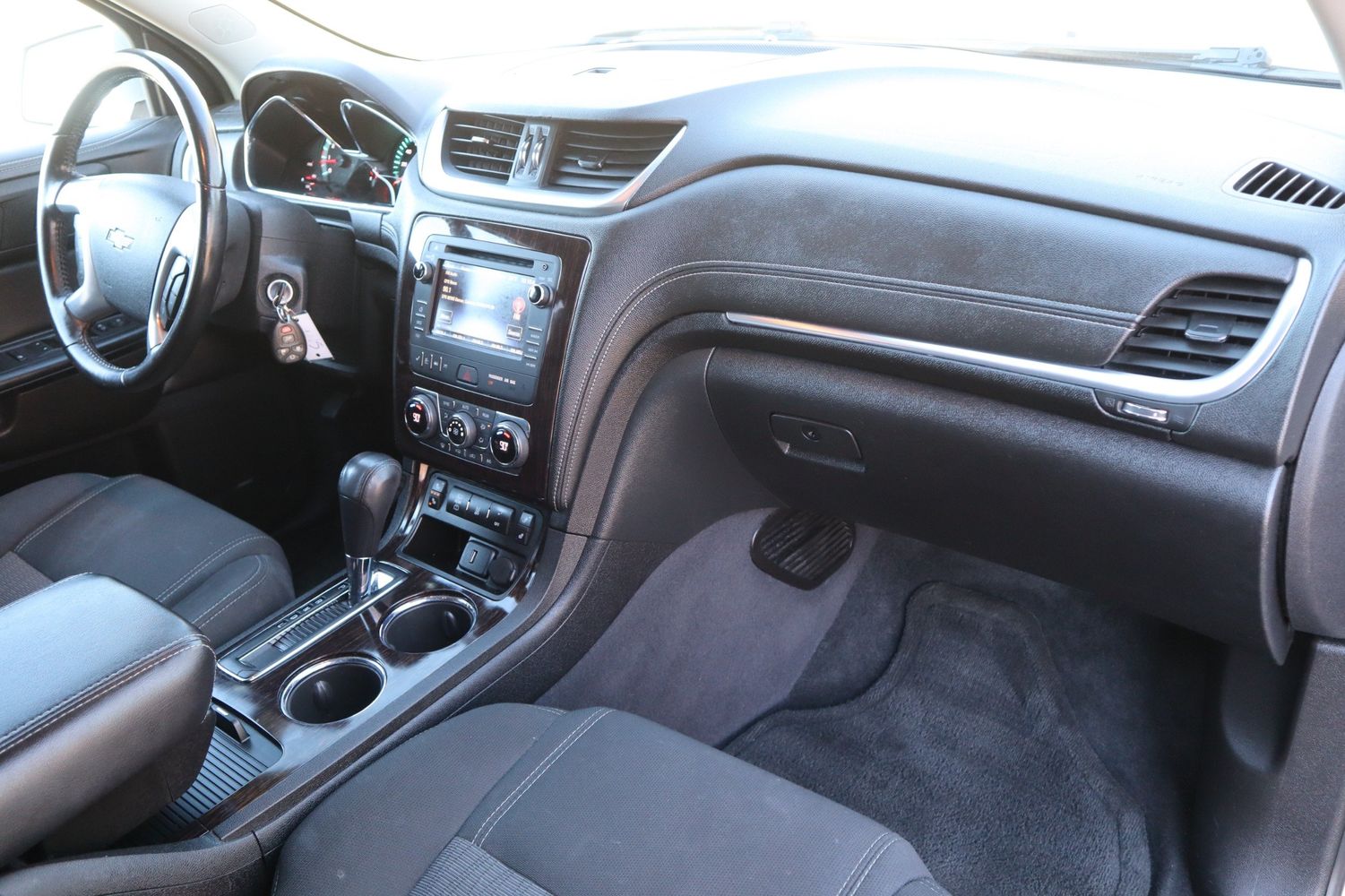 2016 Chevrolet Traverse LT | Victory Motors of Colorado