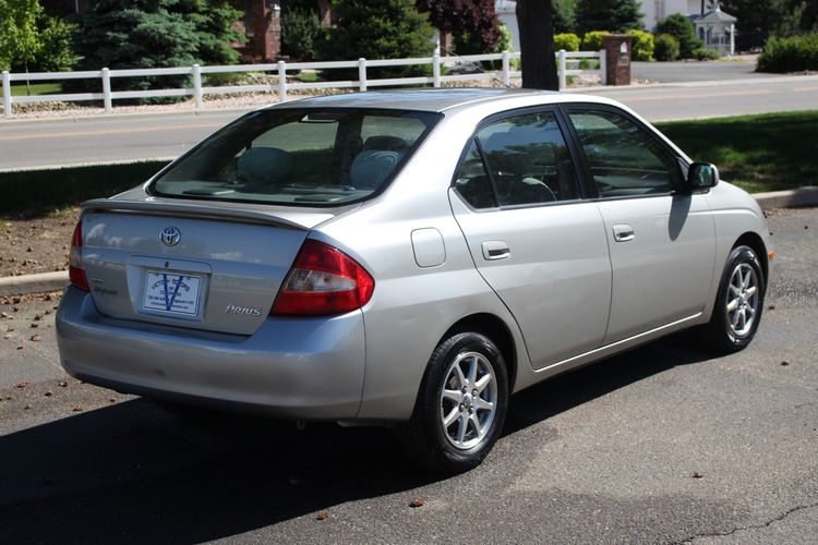 2001 Toyota Prius | Victory Motors of Colorado
