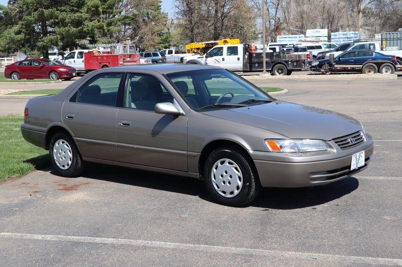 1999 Toyota Camry Photos