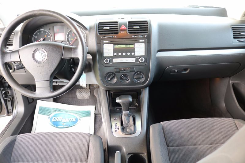 2006 Volkswagen Jetta Photos