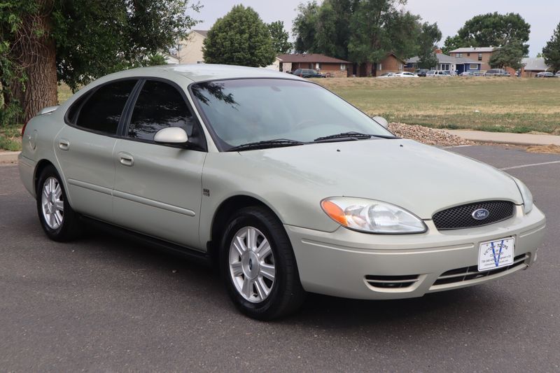 2005 Ford Taurus Photos