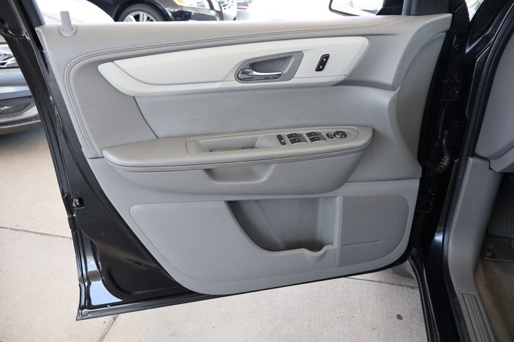 2015 Chevrolet Traverse LT | Victory Motors of Colorado