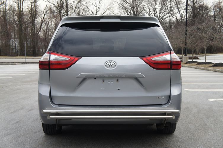 2018 Toyota Sienna XLE 7-Passenger Auto Access Seat | Zoom Auto Group ...