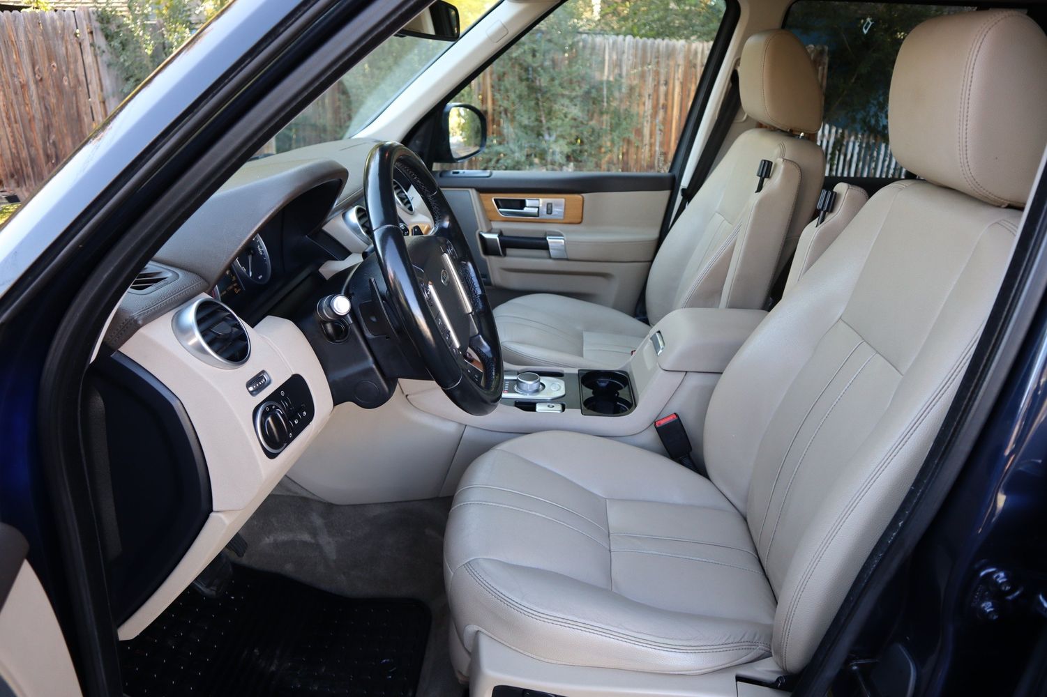 2015 Land Rover LR4 HSE | Victory Motors of Colorado