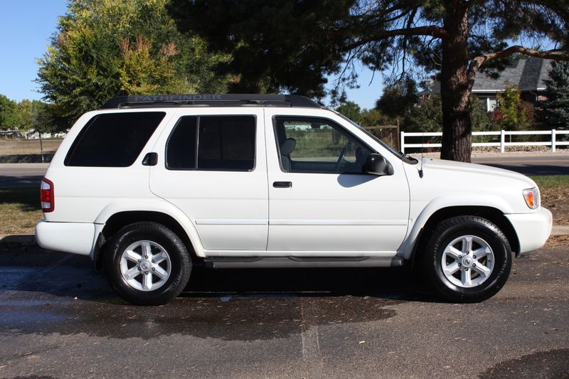 2004 Nissan Pathfinder Photos