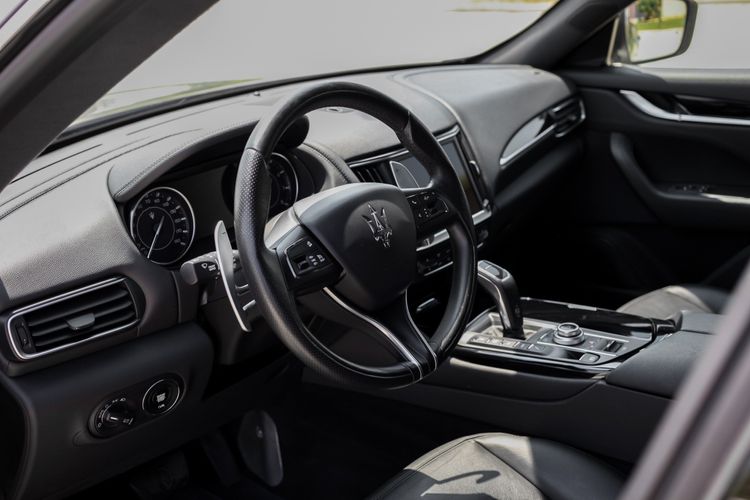 2021 Maserati Levante S | Storm Mountain Motors