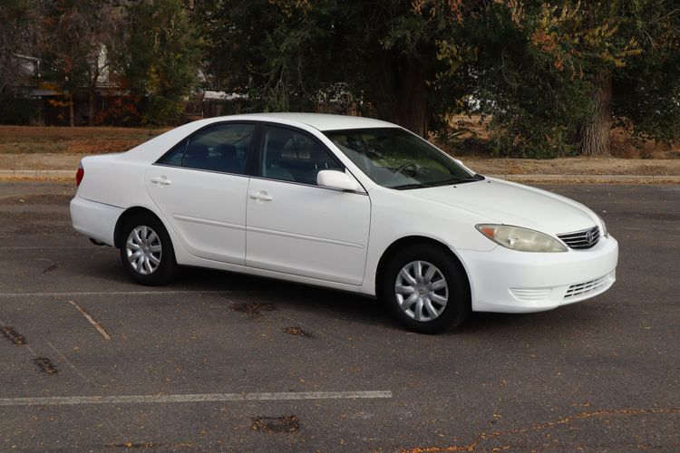 2005 Toyota Camry LE | Victory Motors of Colorado