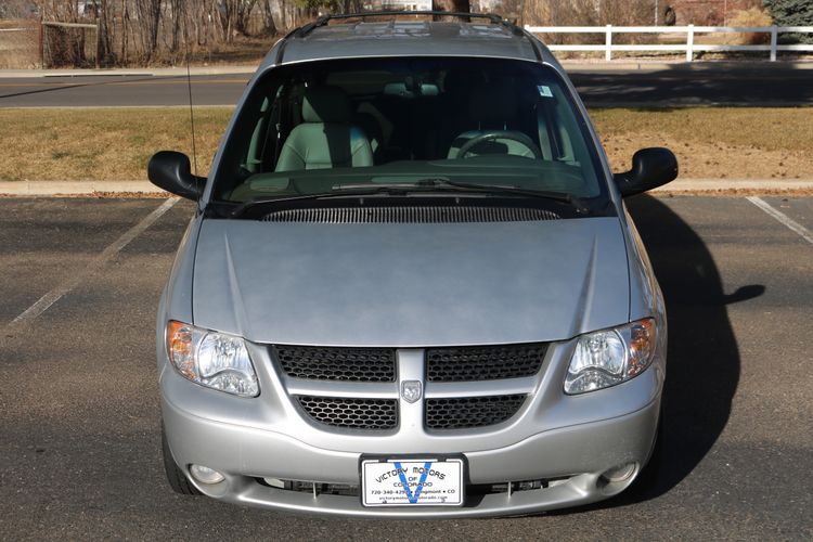 2001 Dodge Grand Caravan ES | Victory Motors of Colorado