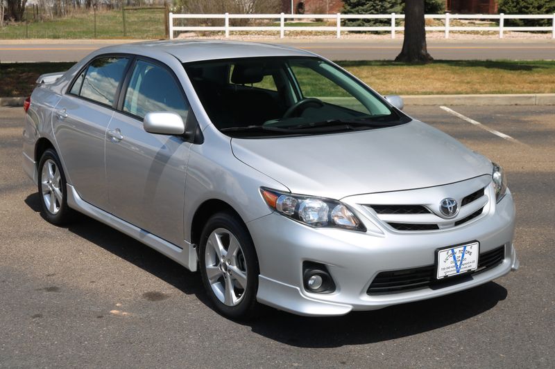 2011 Toyota Corolla Photos