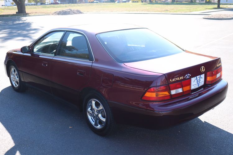1998 Lexus ES 300 Base | Victory Motors of Colorado