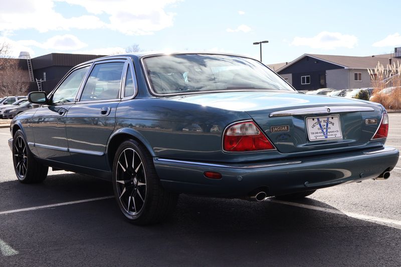 2001 Jaguar XJ-Series Photos 2001 Jaguar XJ-Series Photos