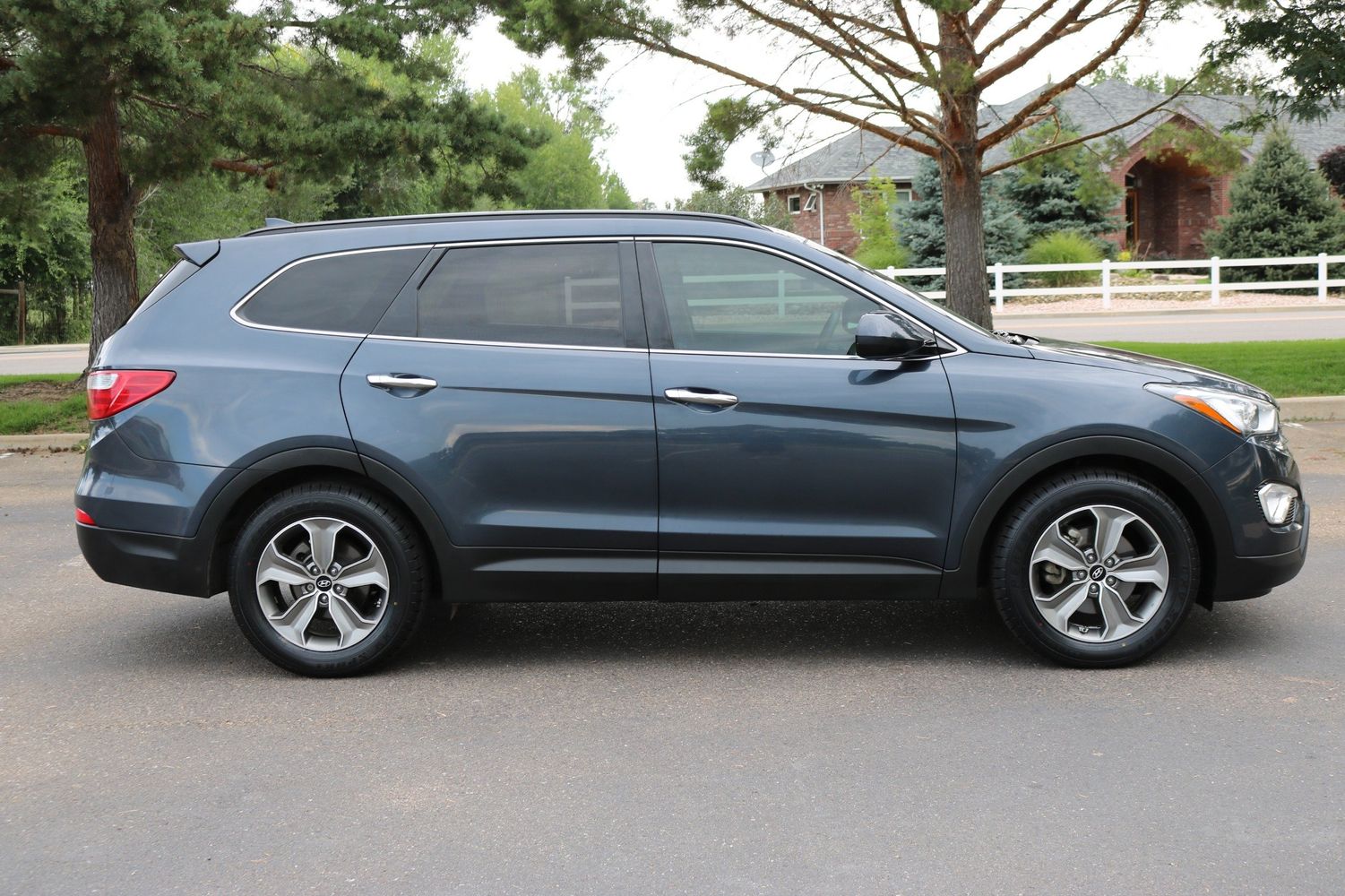 2015 Hyundai Santa Fe GLS | Victory Motors of Colorado