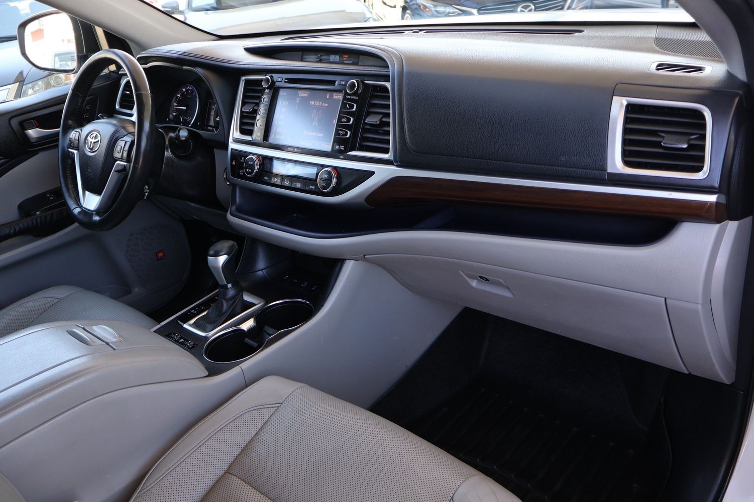 2015 Toyota Highlander Limited | Victory Motors of Colorado