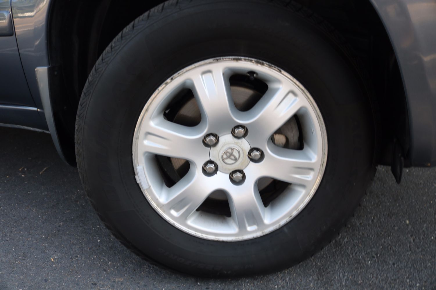 2003 Toyota Highlander AWD | Victory Motors of Colorado