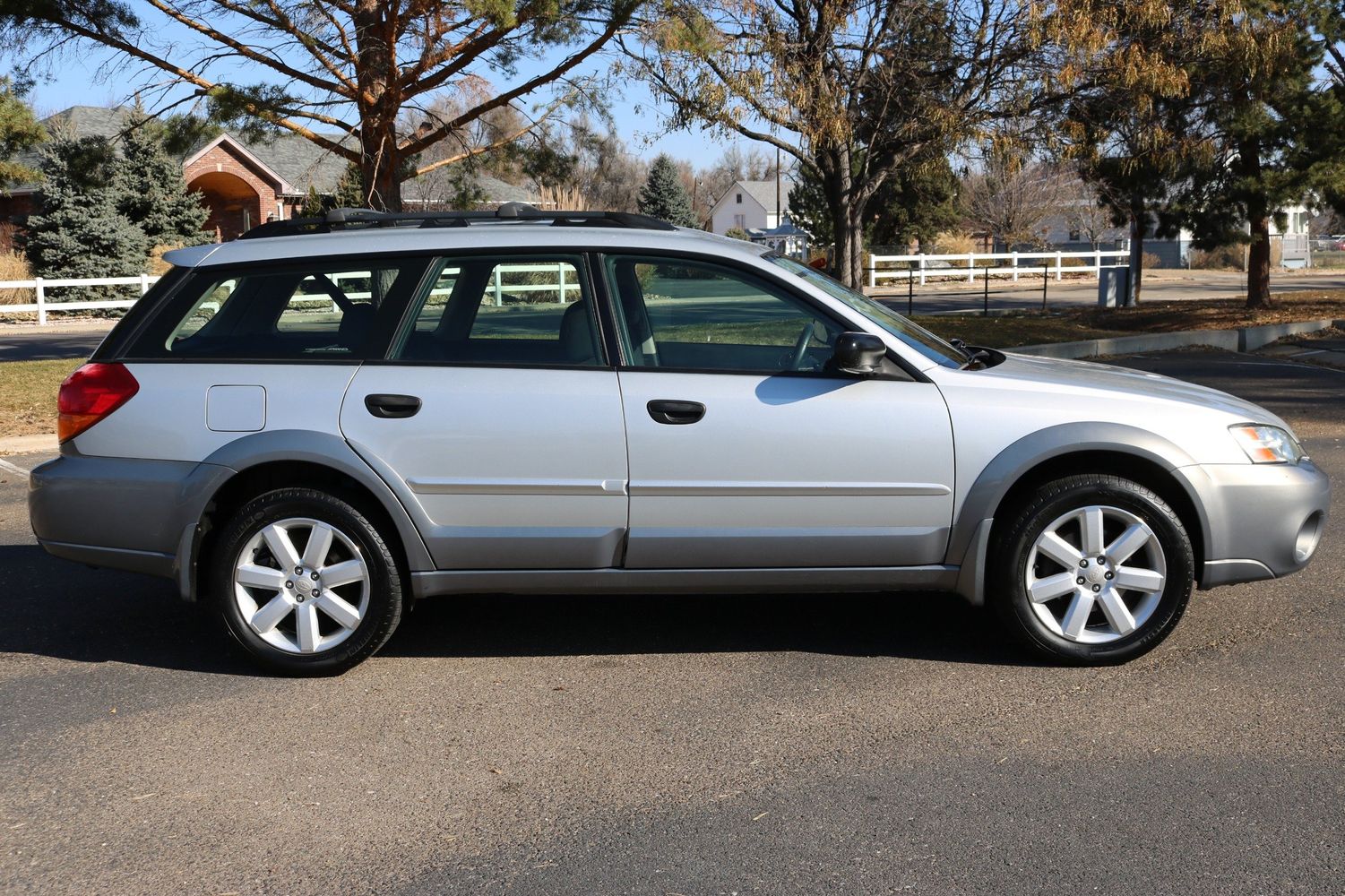 2006 Subaru Outback 2.5i | Victory Motors of Colorado