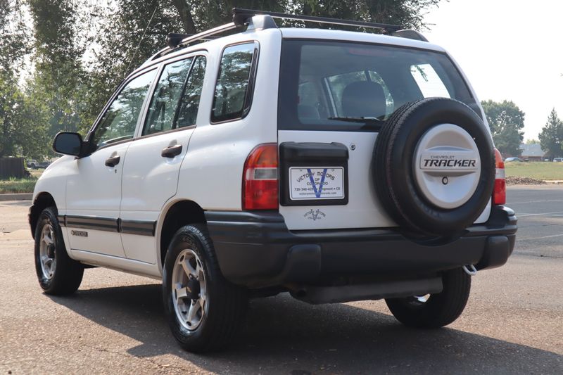 2000 Chevrolet Tracker Photos