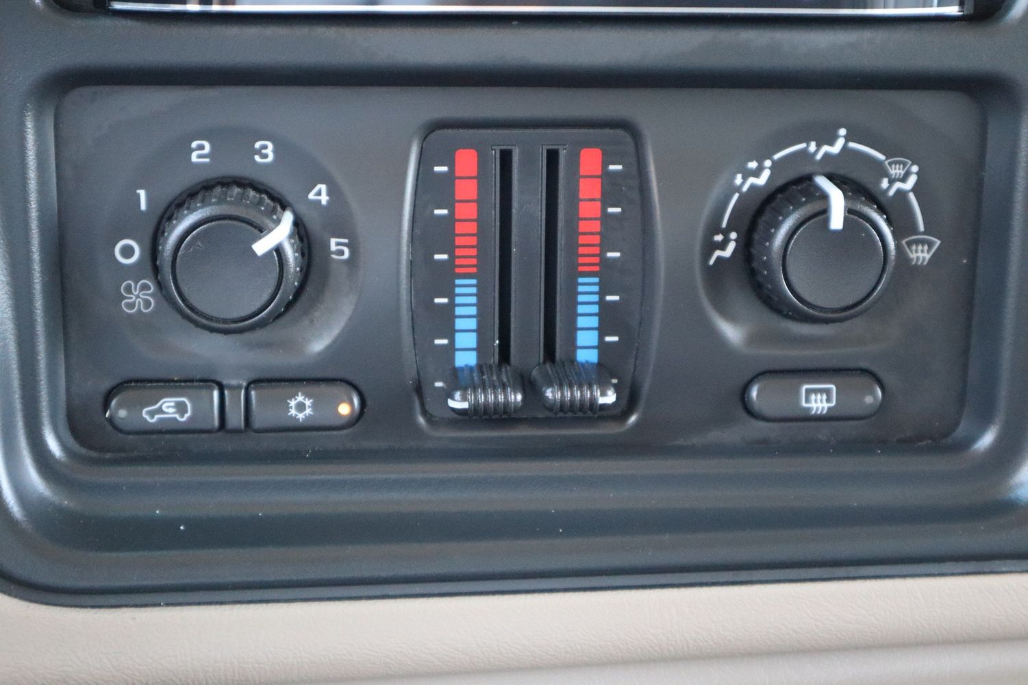 2003 Chevrolet Suburban 2500 LS | Victory Motors of Colorado