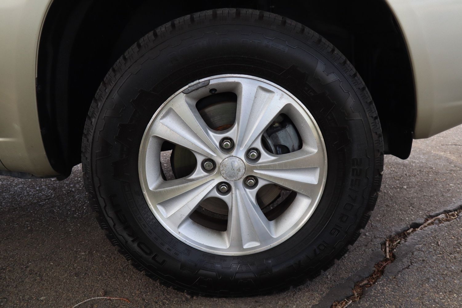 2003 Toyota Highlander Base | Victory Motors of Colorado