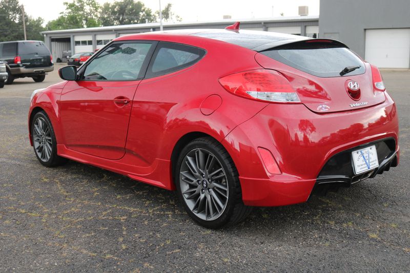 2013 Hyundai Veloster Photos