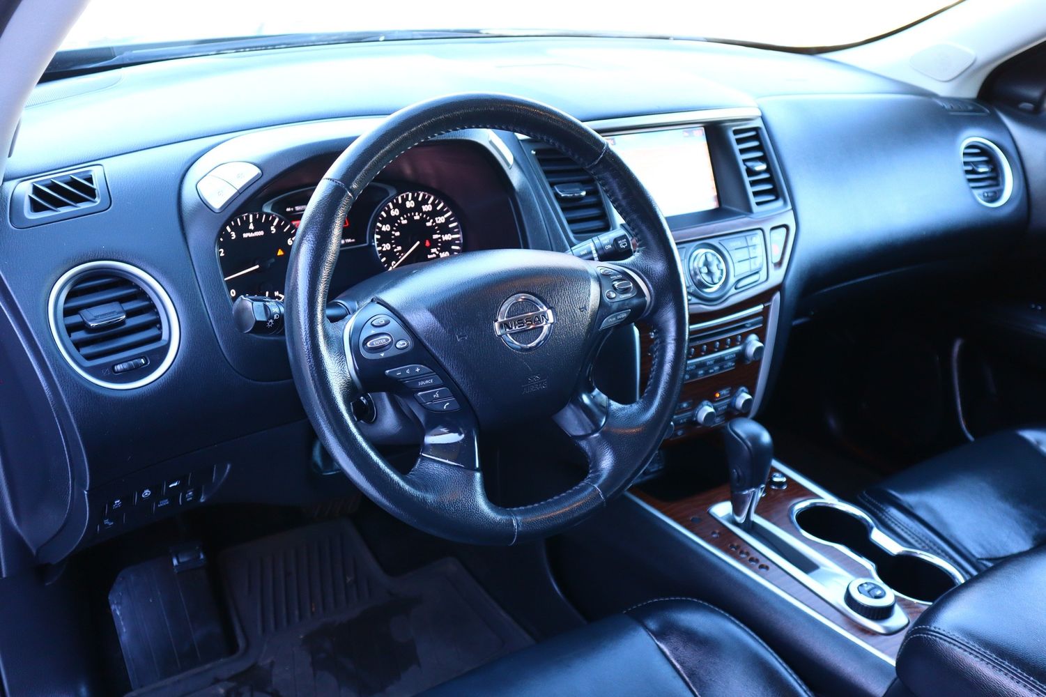 2018 Nissan Pathfinder Platinum | Victory Motors of Colorado