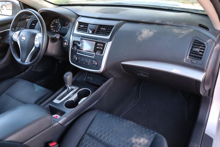 2016 Nissan Altima 2.5 | Victory Motors of Colorado