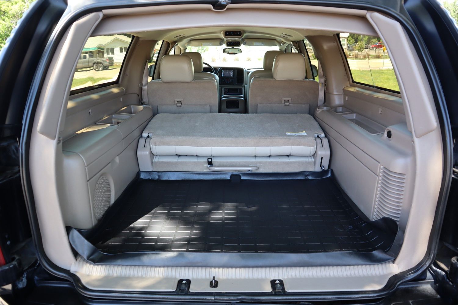 2003 Chevrolet Suburban 2500 LS | Victory Motors of Colorado