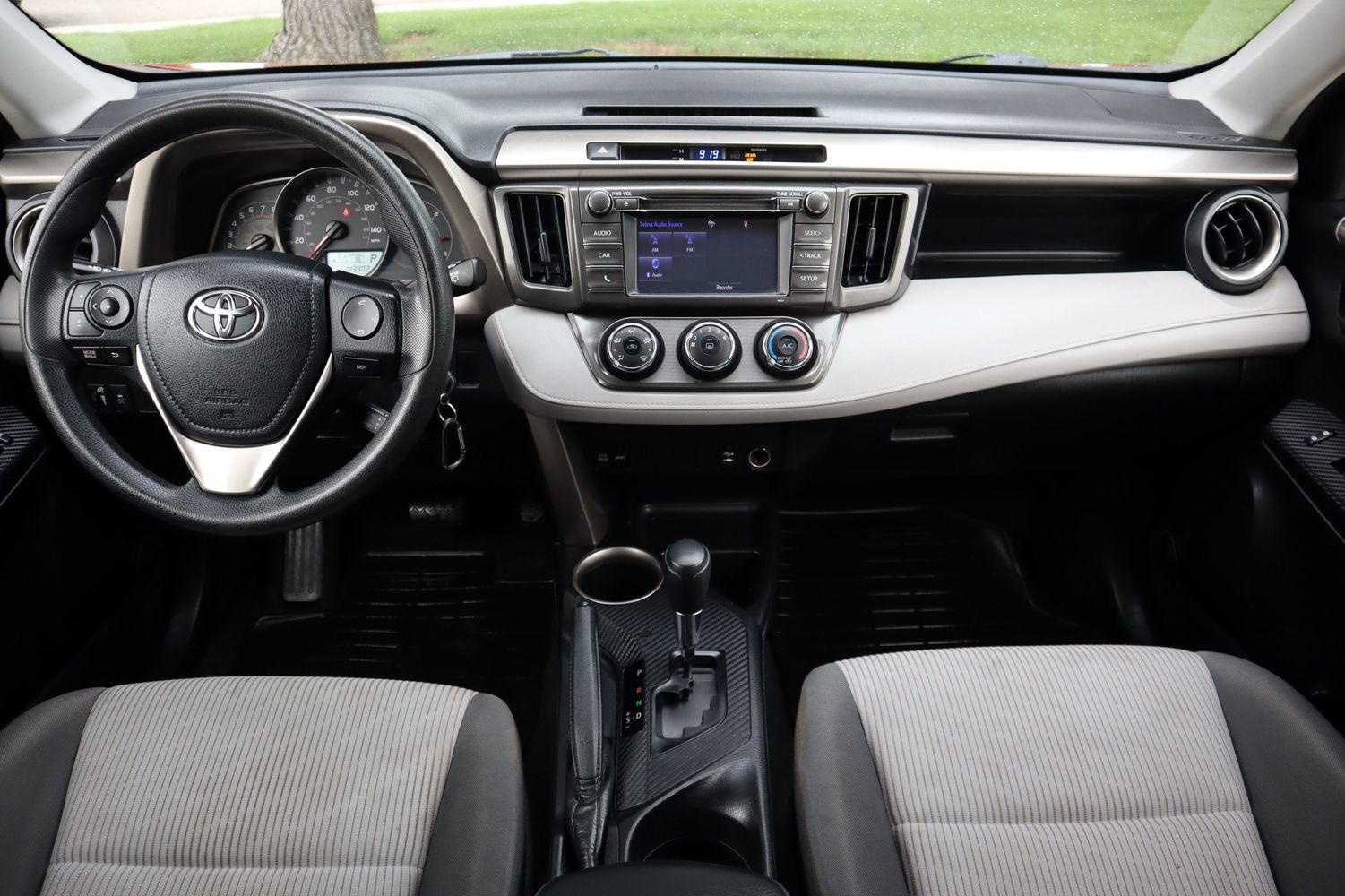 2014 Toyota RAV4 LE | Victory Motors of Colorado