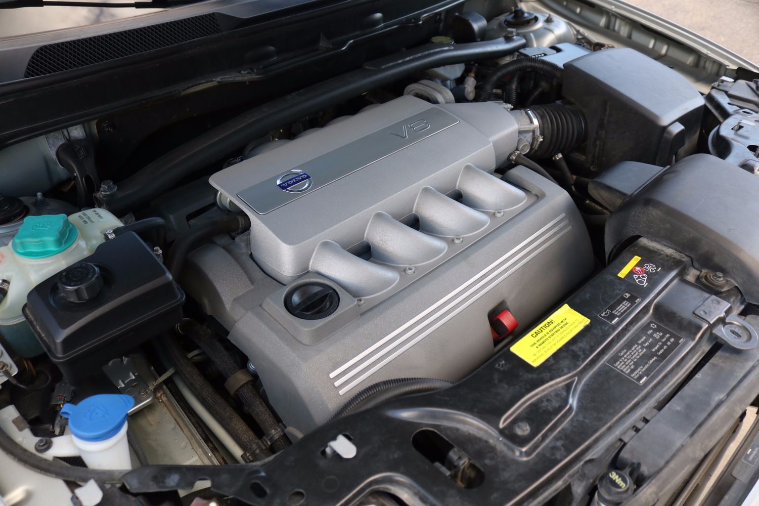 2009 Volvo XC90 V8 R-Design | Victory Motors of Colorado