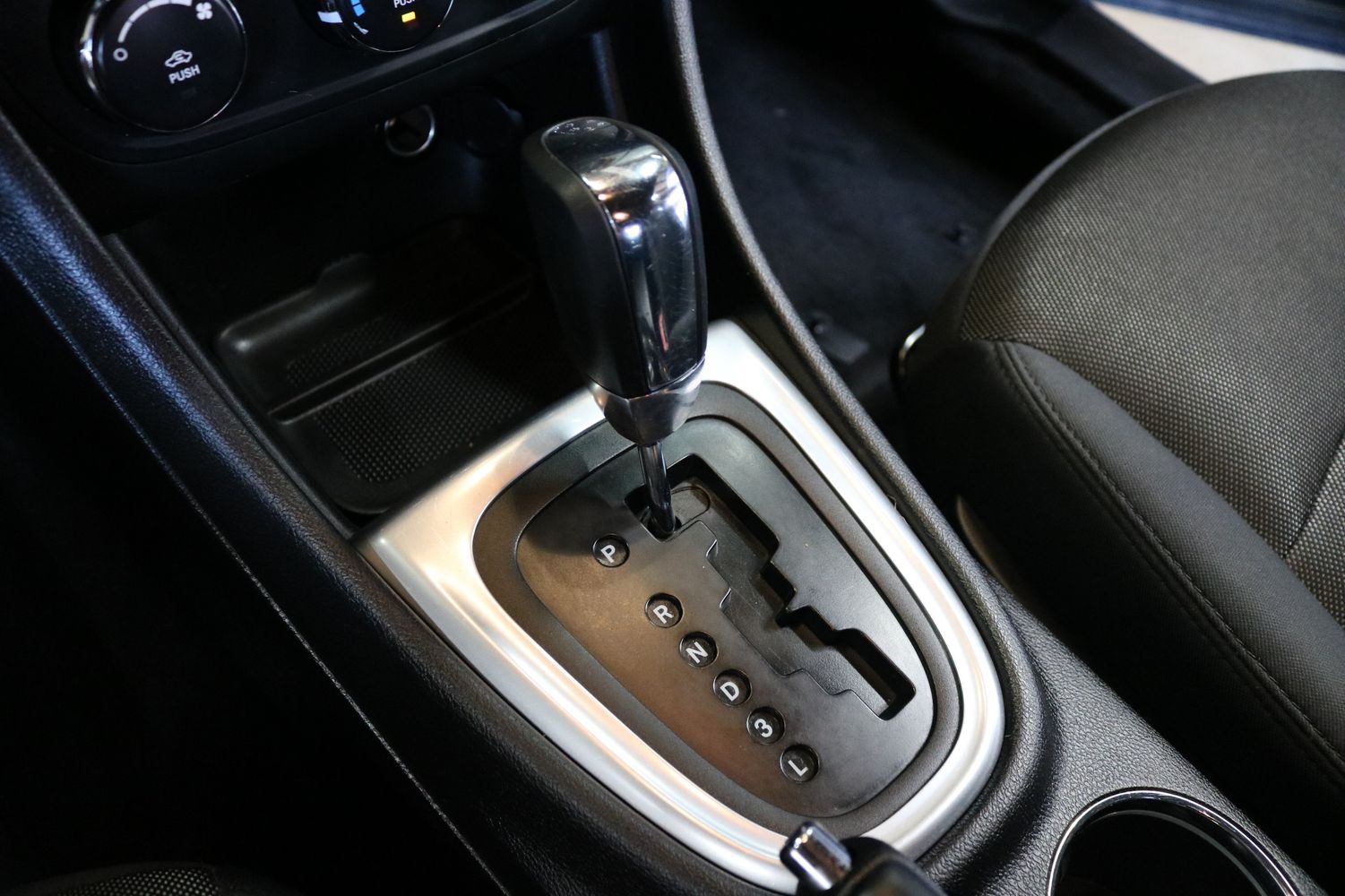 2014 Dodge Avenger SE | Victory Motors of Colorado