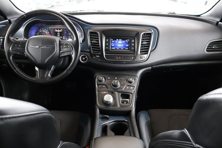 2016 Chrysler 200 S | Victory Motors of Colorado
