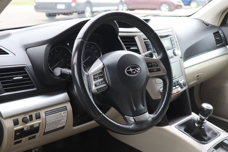 2012 Subaru Outback 2.5i Premium | Victory Motors of Colorado