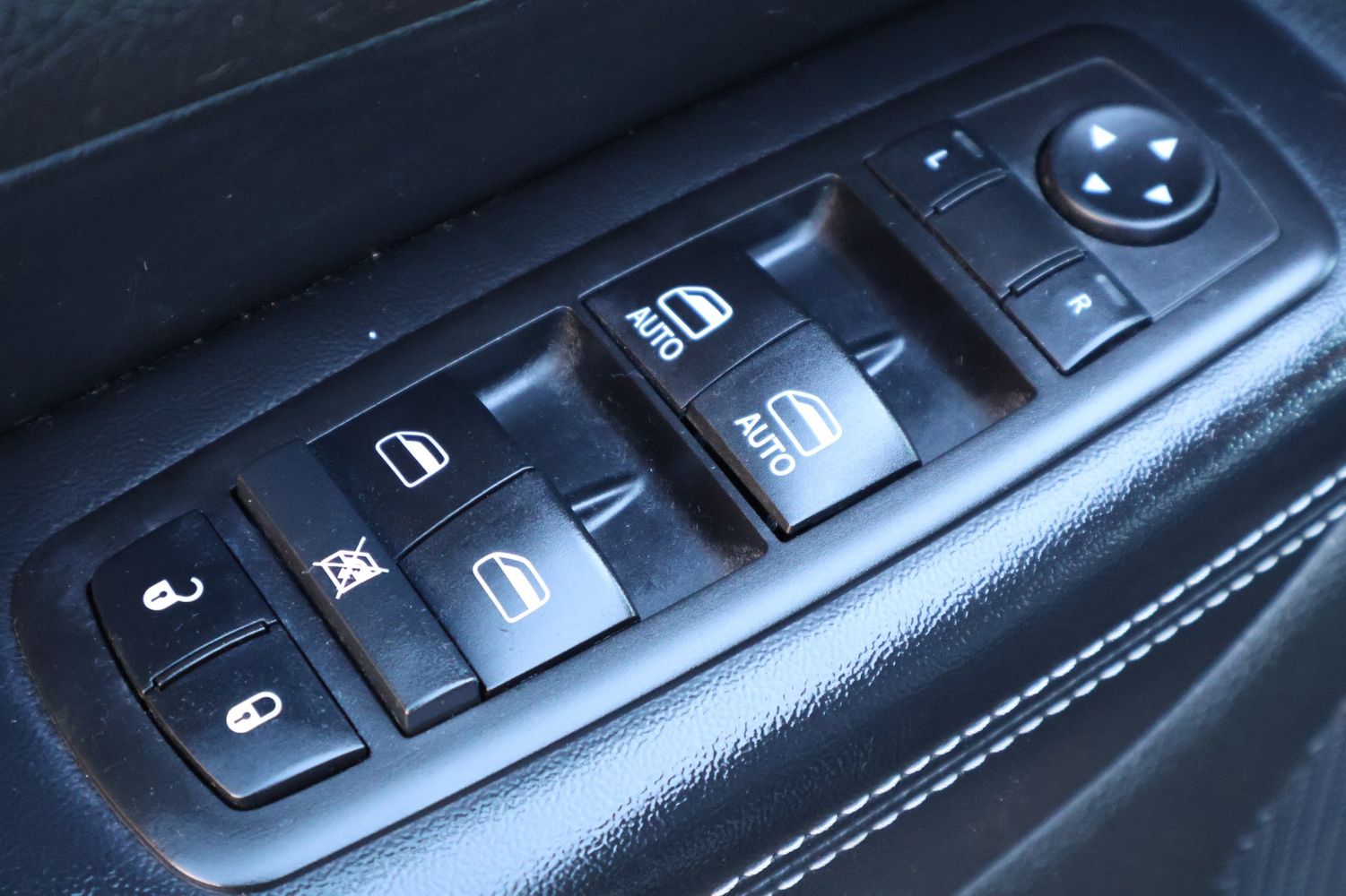 2014 Jeep Grand Cherokee Limited | Victory Motors of Colorado