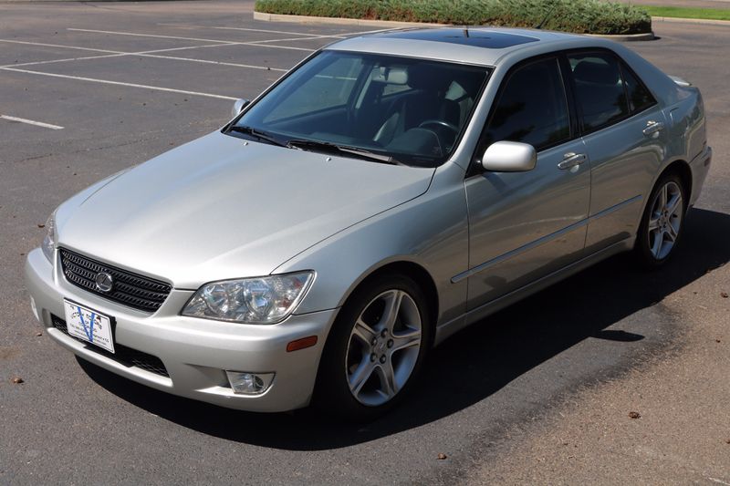 2003 Lexus IS 300 Photos