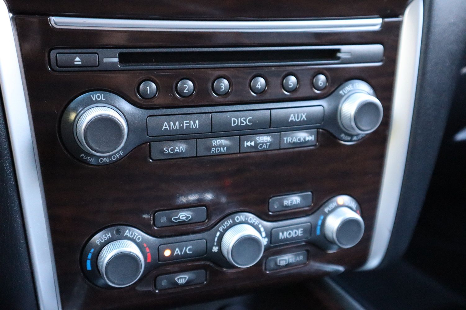 2014 Nissan Pathfinder SL | Victory Motors of Colorado